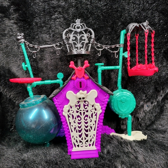 Toys | Monster High Secret Creepers Crypt | Poshmark